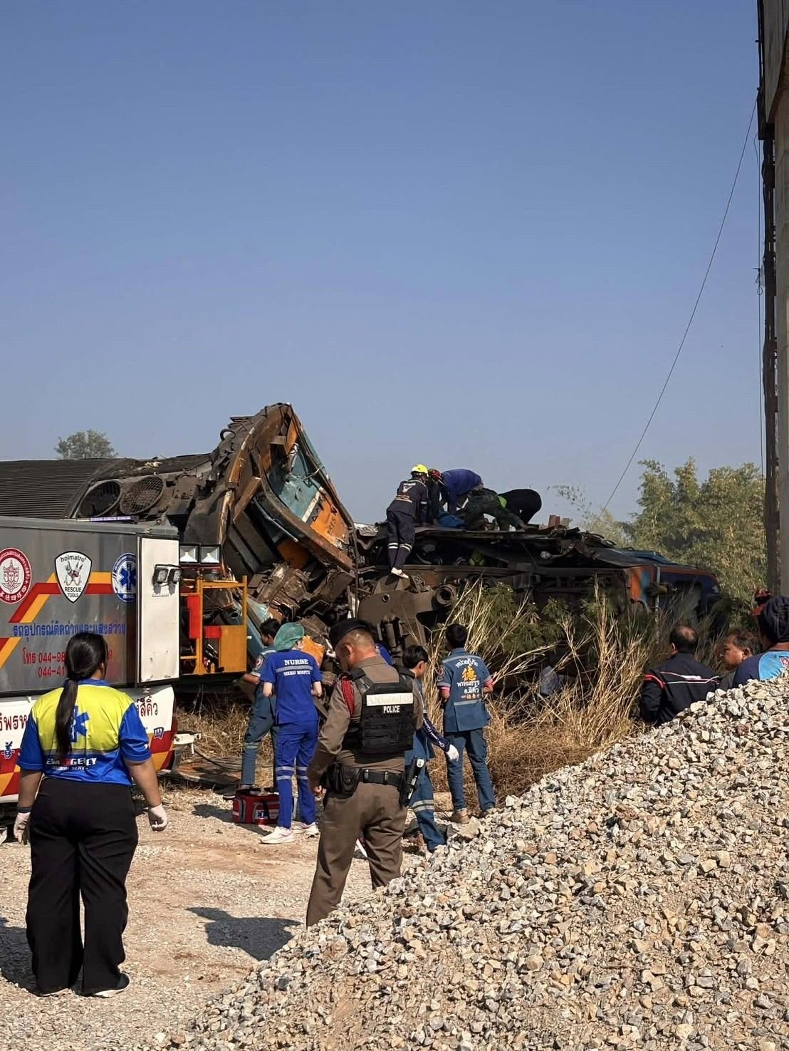 泰國高鐵地盤起重機倒塌壓爛列車增至28死 承建商與去年冧樓相同（更新） | am730