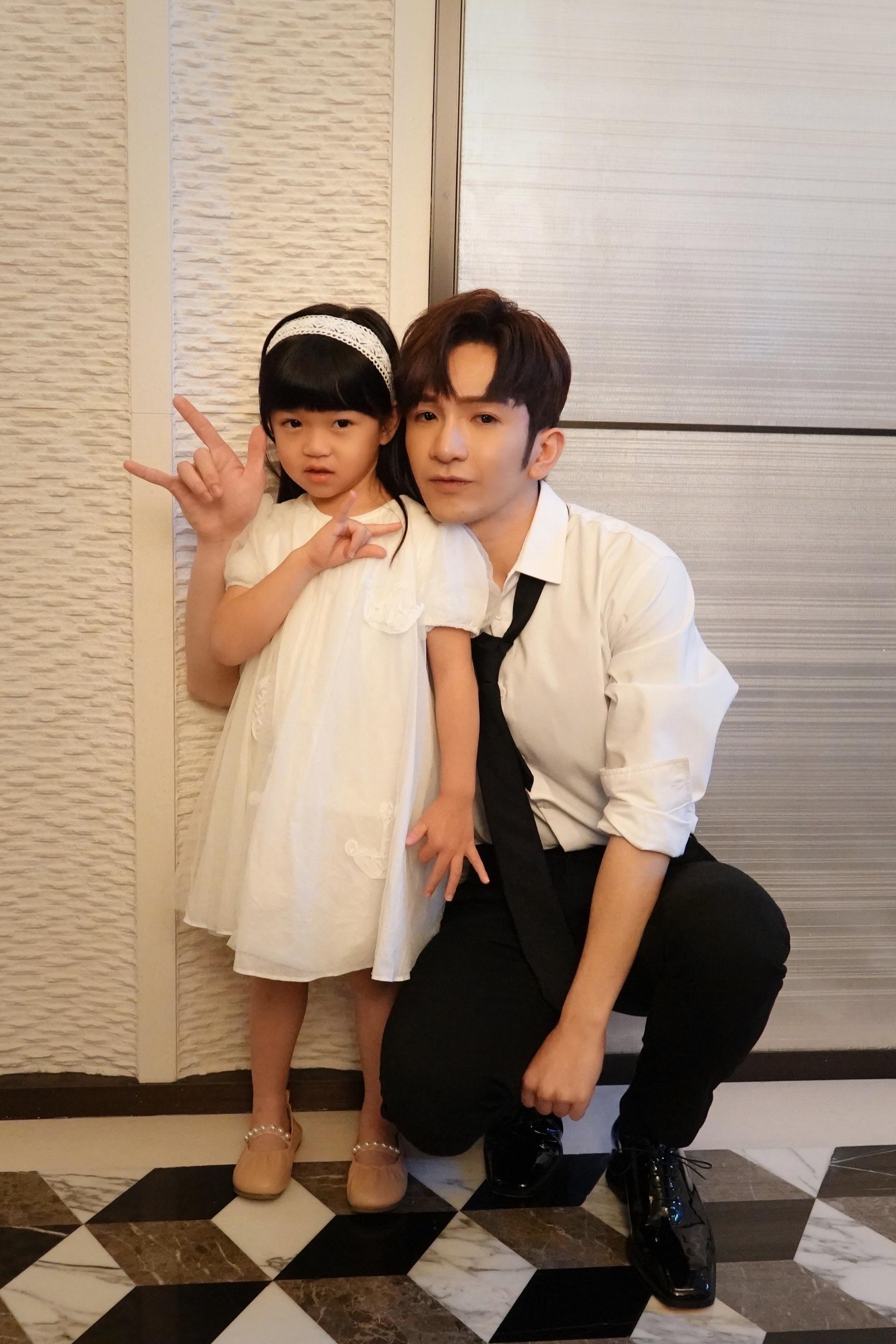 專訪｜吸血教主想咬阿Jer Anson Lo：不需完美無瑕，這就是我 | am730 | am730