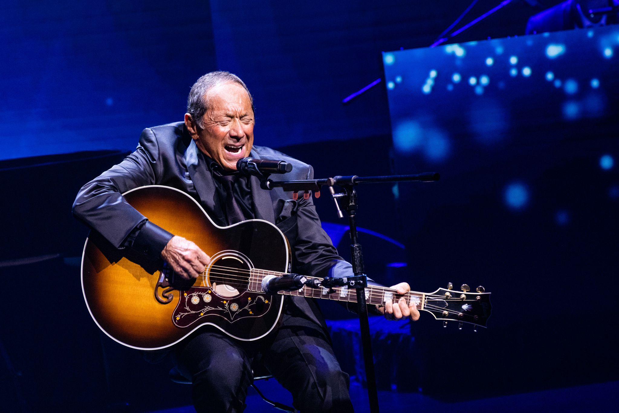 Paul Anka首度澳門獻唱 許冠傑伉儷捧場 | am730 | am730