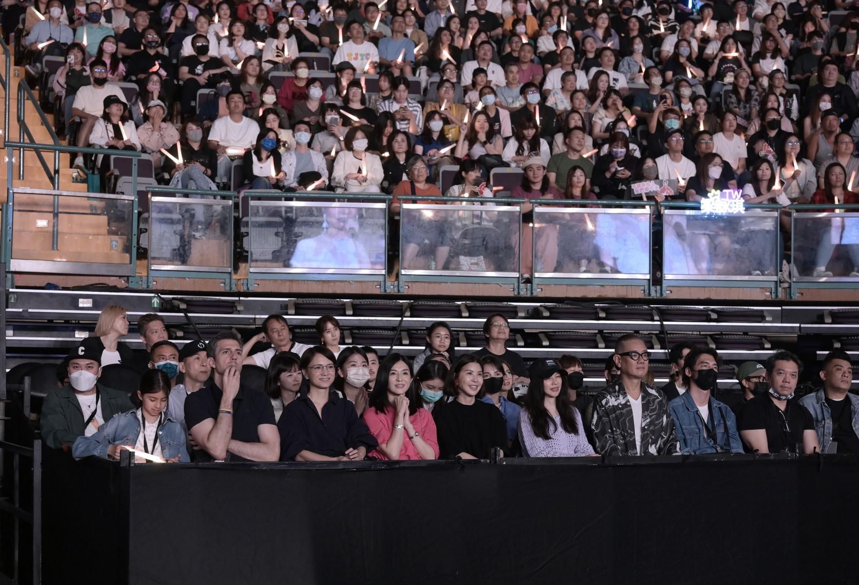 梁詠琪圓夢登台北小巨蛋獲楊采妮拉隊撐場 9歲混血囡囡暴風式成長遺傳媽咪長腿 | am730 | am730