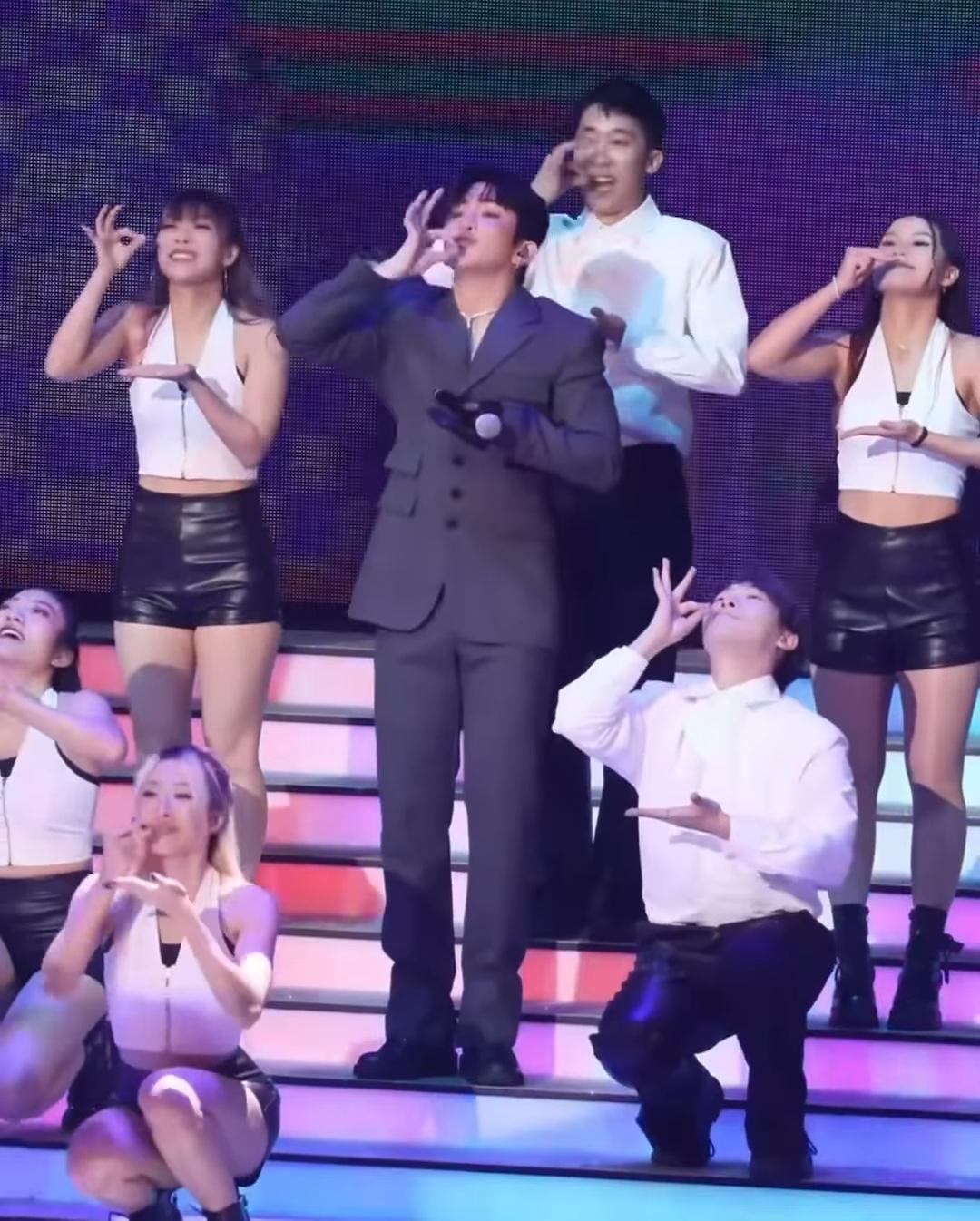 汪明荃紅館演唱會｜盧瀚霆相隔兩年多再踏紅館舞台 視為人生里程碑：百般感受在心頭(有片) | am730 | am730