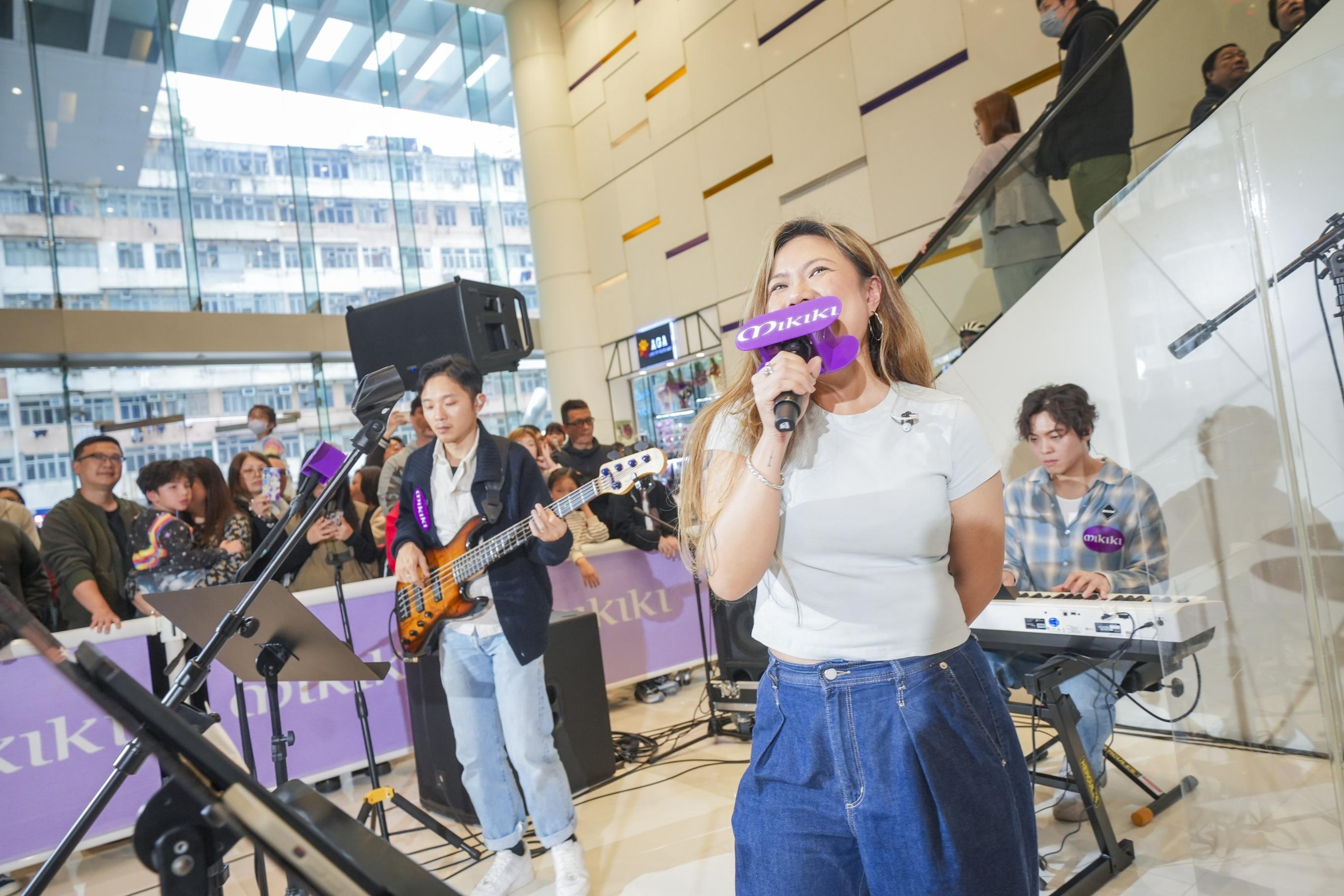 The Flame首次商場show @新蒲崗Mikiki 獻唱霆鋒經典歌 感激fans元朗前來支持 | am730 | am730