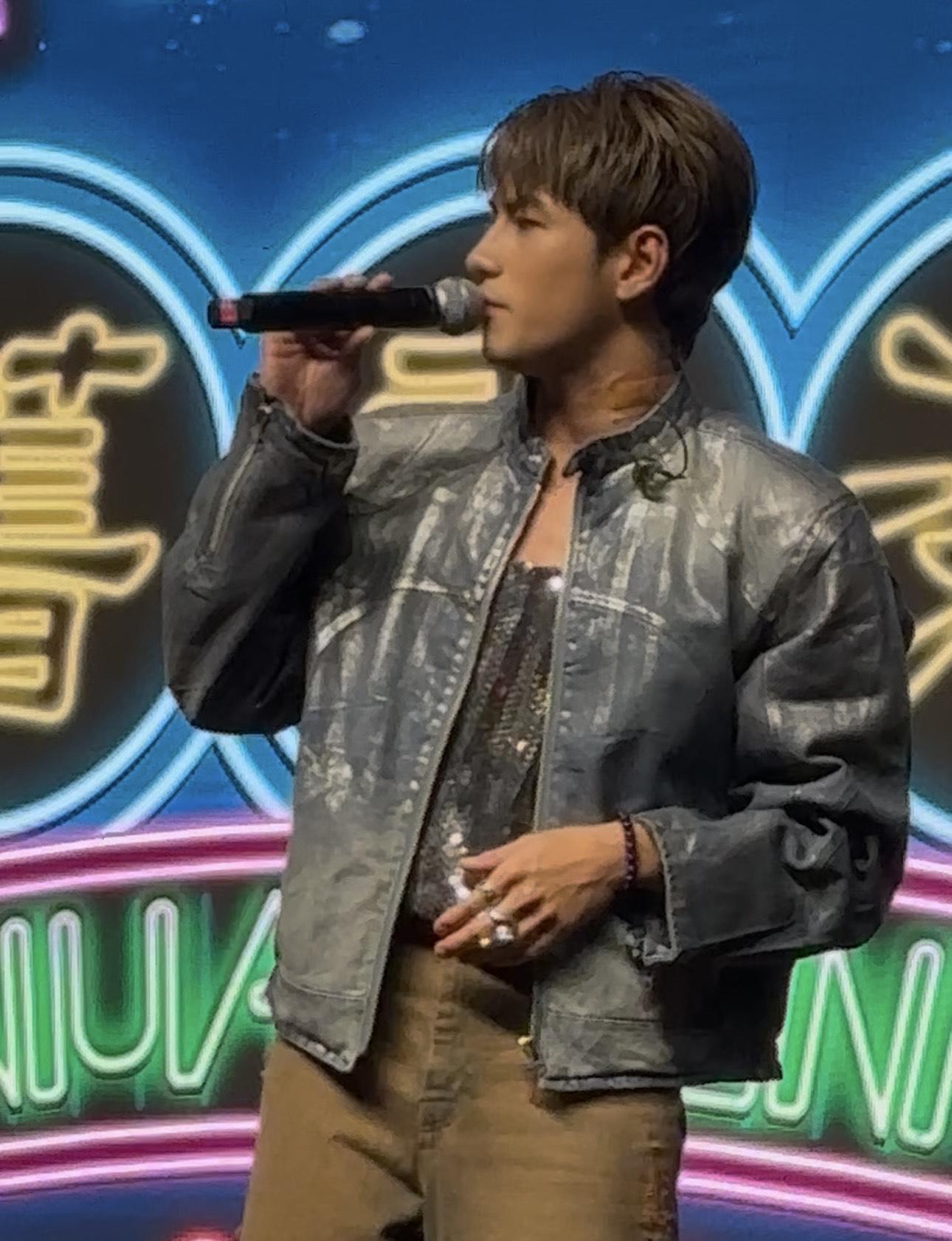 Jeffrey魏浚笙不顧頸傷密密出騷吸金 冇晒心機透露傷口發炎 | am730 | am730